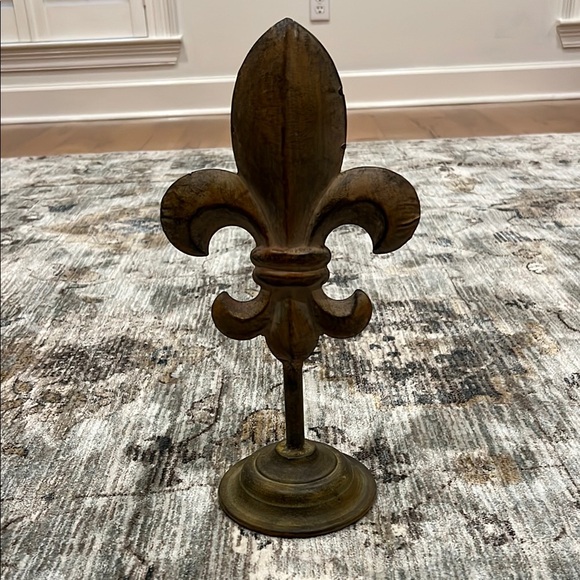 Other | Decorative Fleurdelis Statue | Poshmark